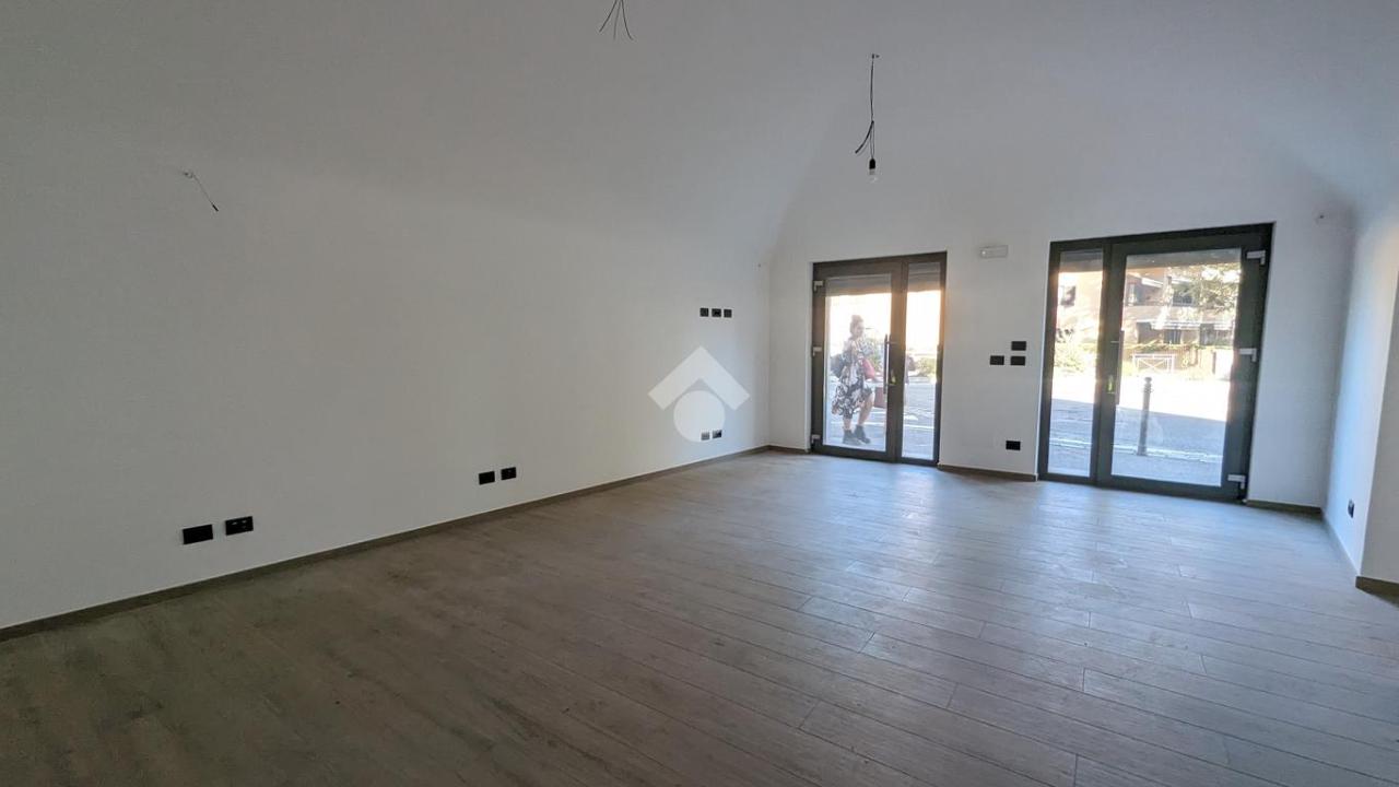 Negozio in affitto a Cumiana