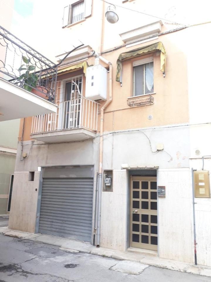Palazzo in vendita a Barletta Foto-3