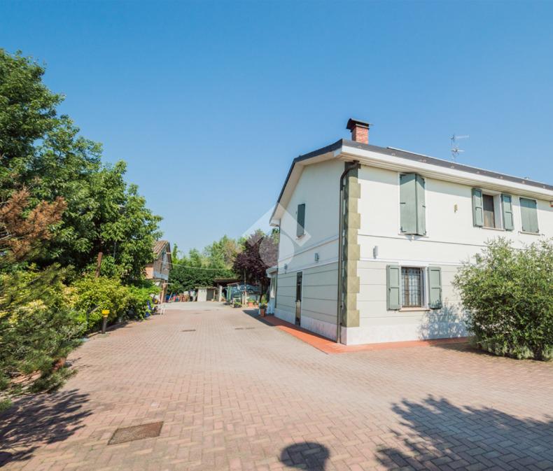 Villa a schiera in vendita a Novi Di Modena