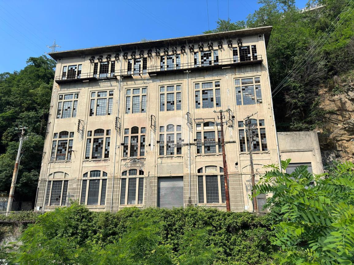 Capannone in vendita a Genova