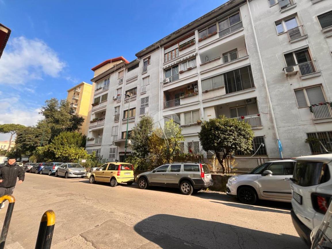 Appartamento in vendita a Napoli