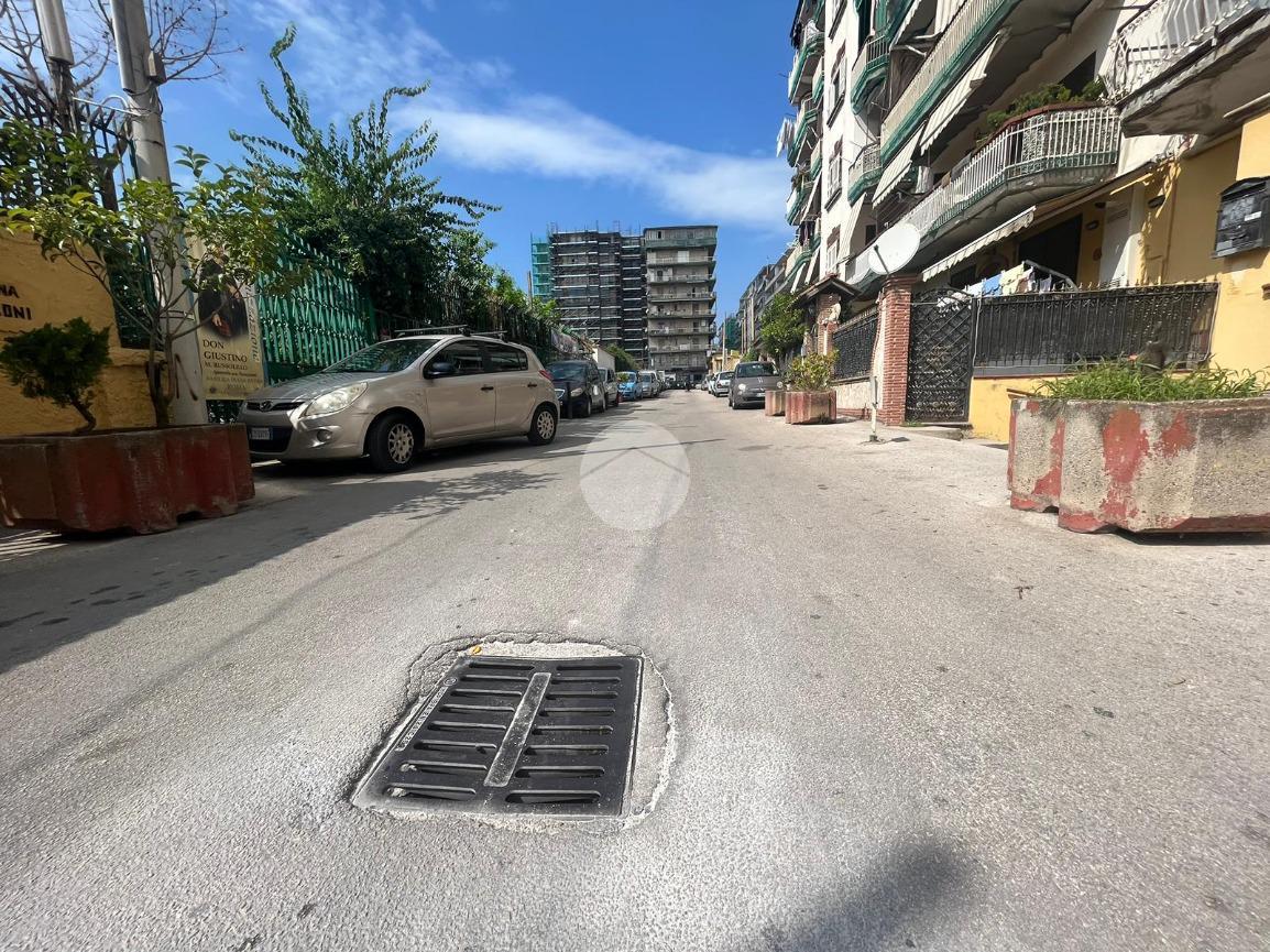 Appartamento in vendita a Napoli