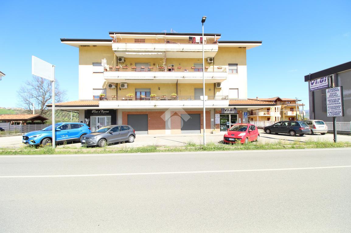 Magazzino in affitto a Montalto Uffugo