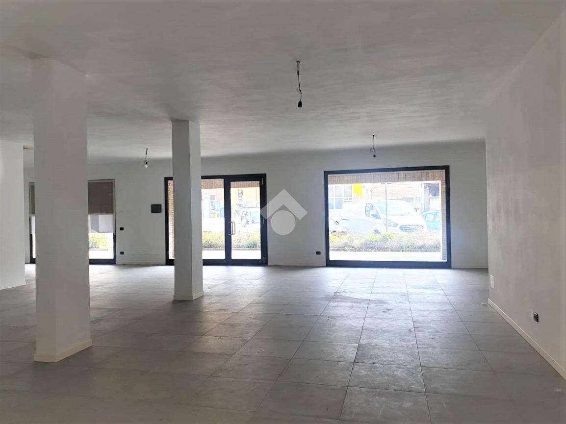 Negozio in vendita a Bergamo