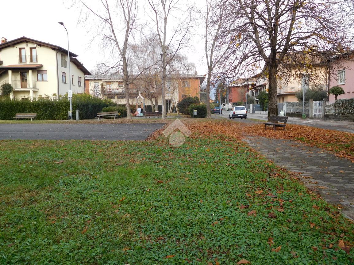 Magazzino in vendita a Gorle