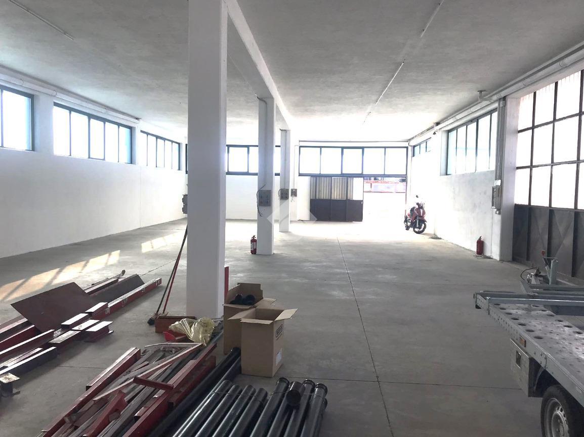 Capannone in vendita a Pedrengo