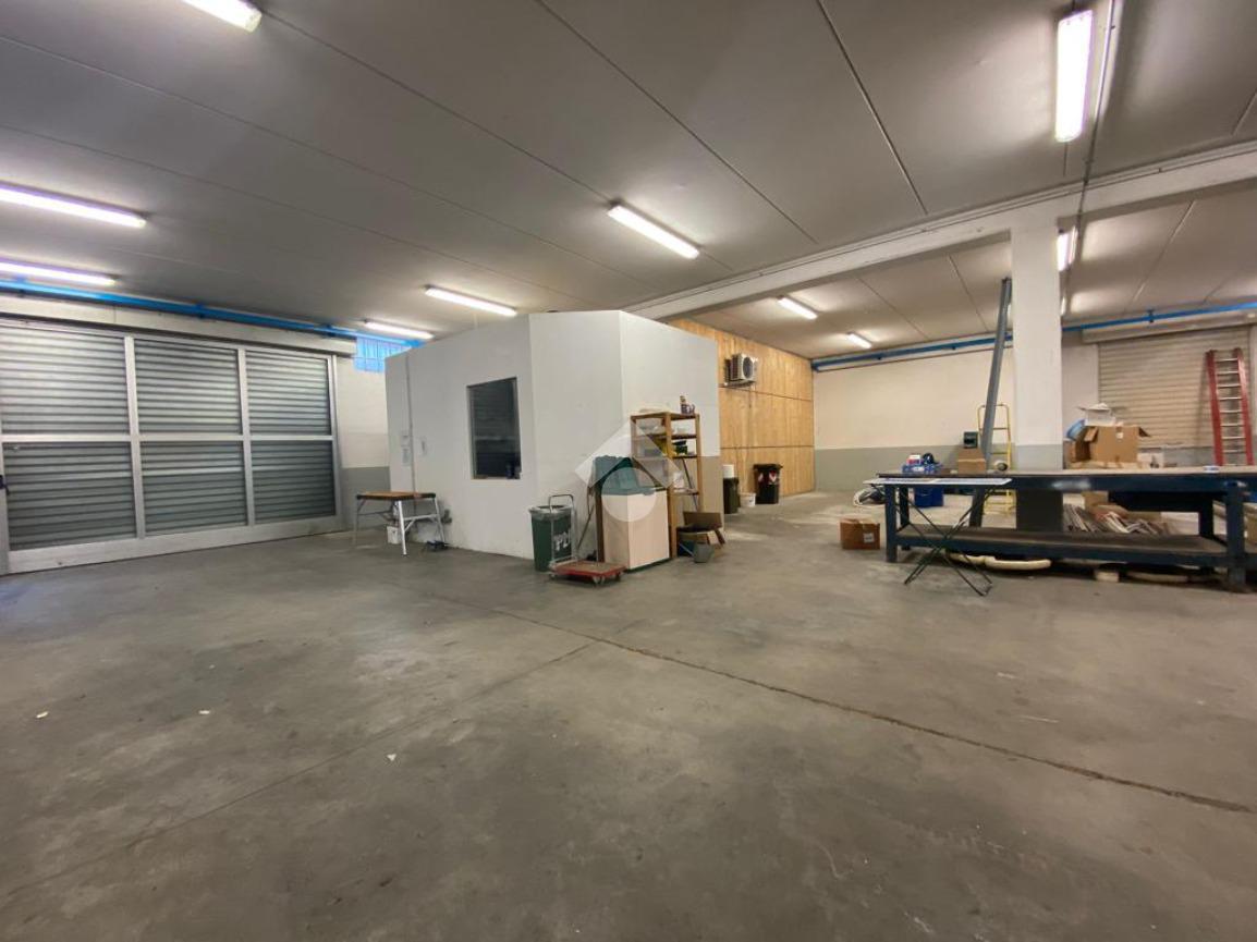 Magazzino in affitto a Azzano San Paolo
