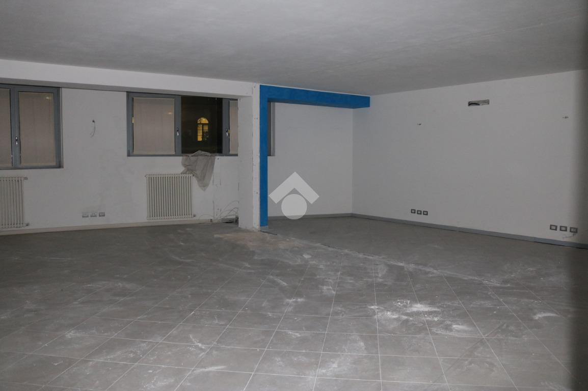 Ufficio in vendita a Albino