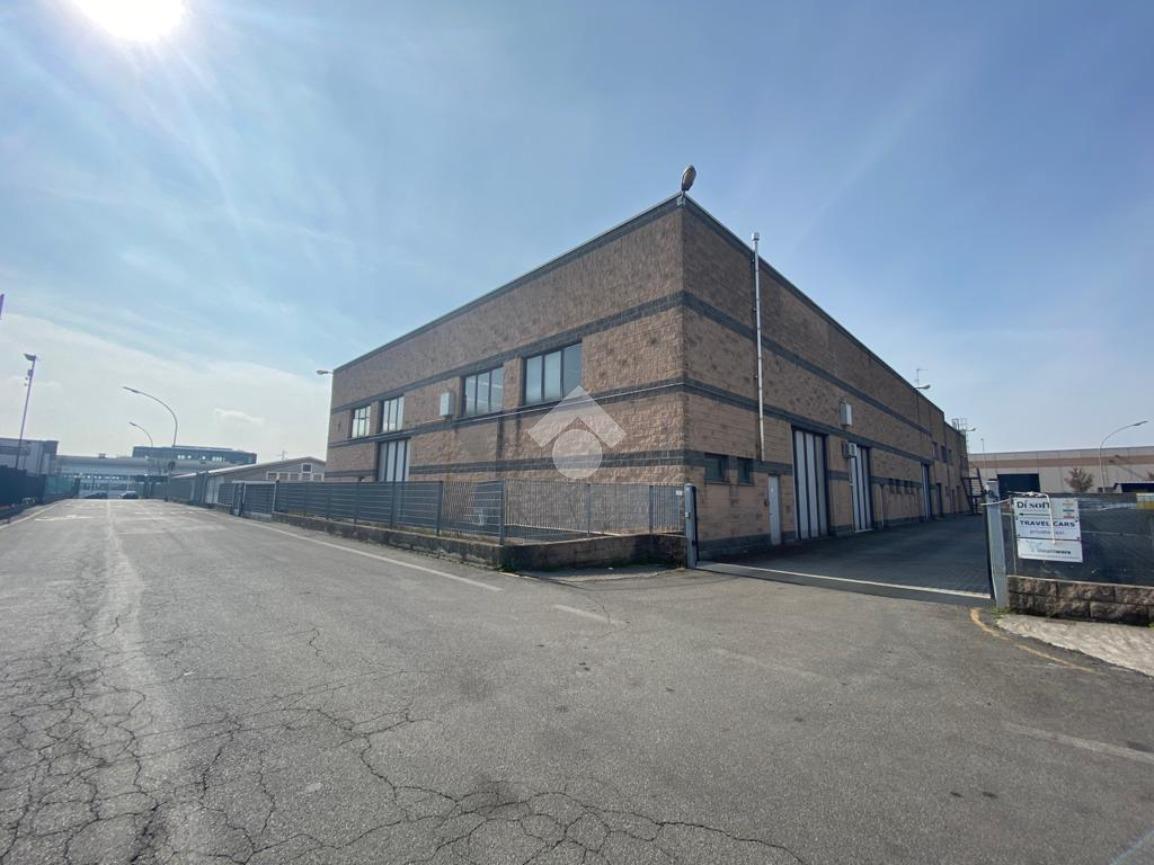 Capannone in vendita a Seriate