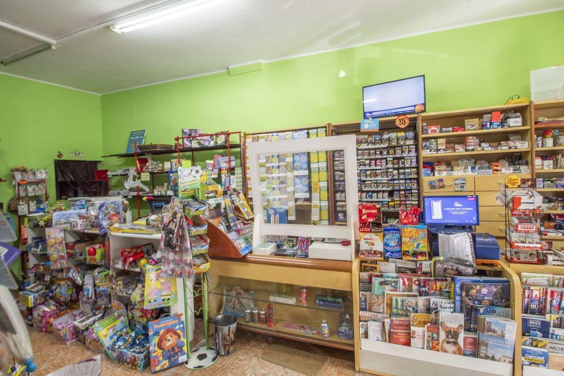 Negozio in vendita a Castel Sant'Angelo