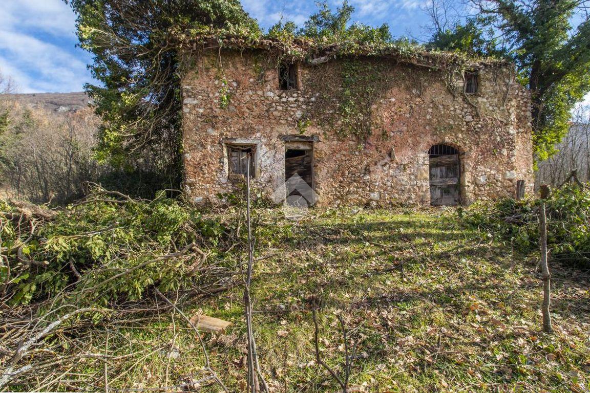 Rustico in vendita a Poggio Bustone