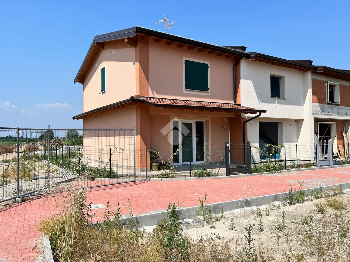 Villa a schiera in vendita a Dovera
