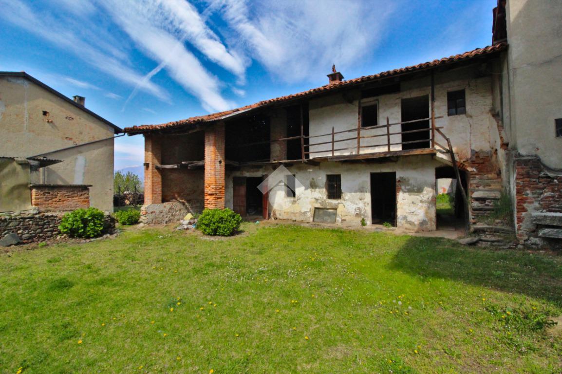 Rustico in vendita a Romano Canavese