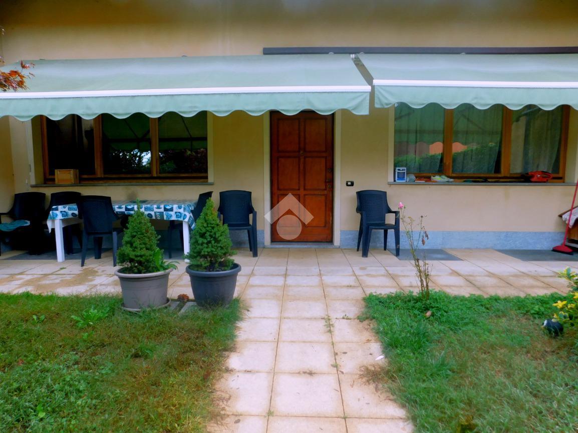 Villa in vendita a Azzate