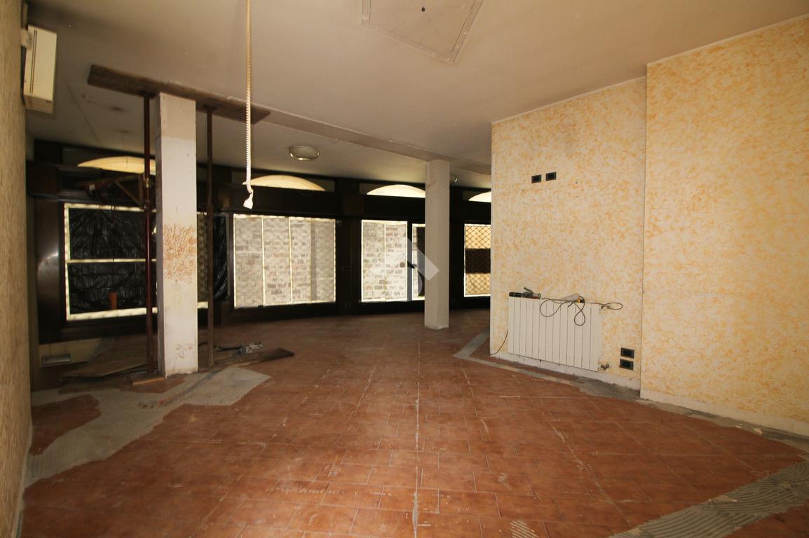 Negozio in affitto a Malnate