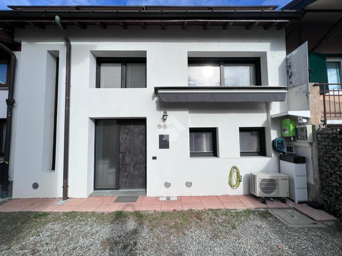 Casa indipendente in vendita a Malnate
