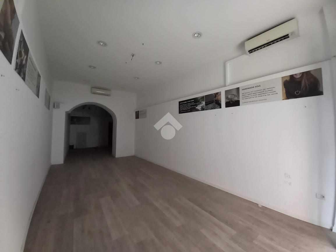 Negozio in affitto a Brescia