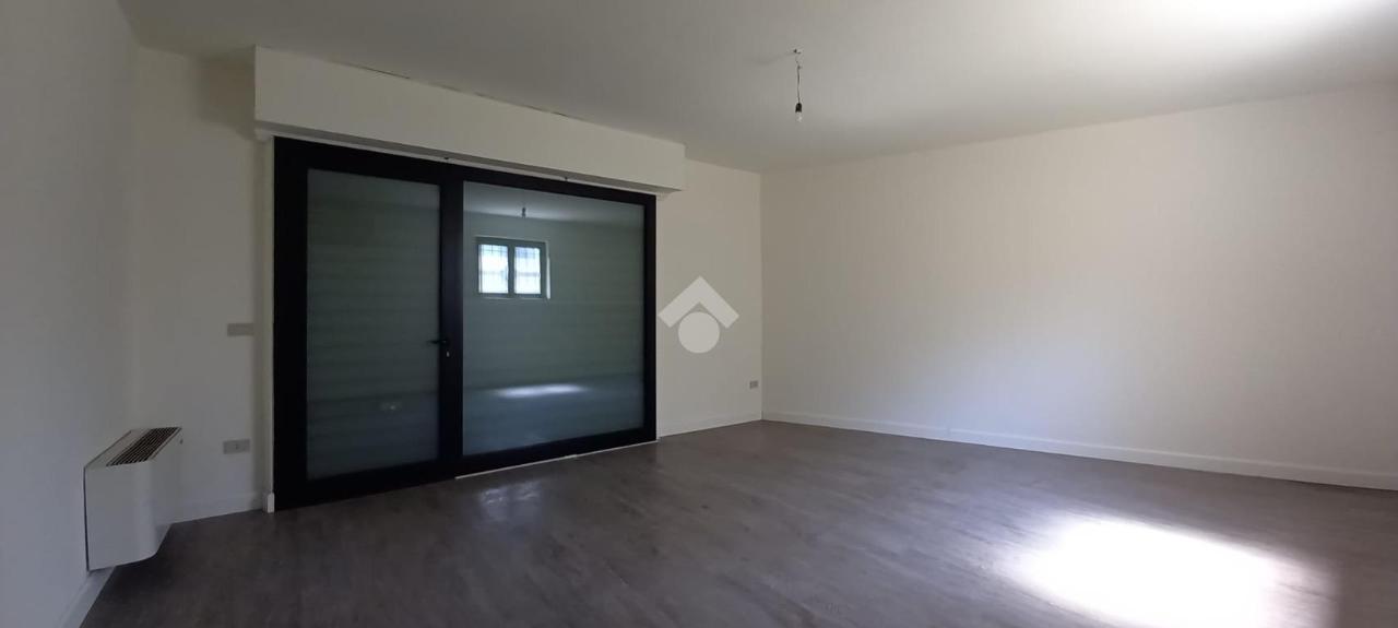 Negozio in affitto a Brescia