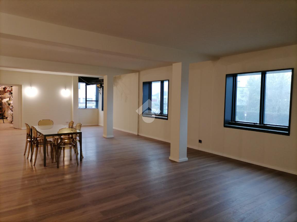 Negozio in vendita a Brescia