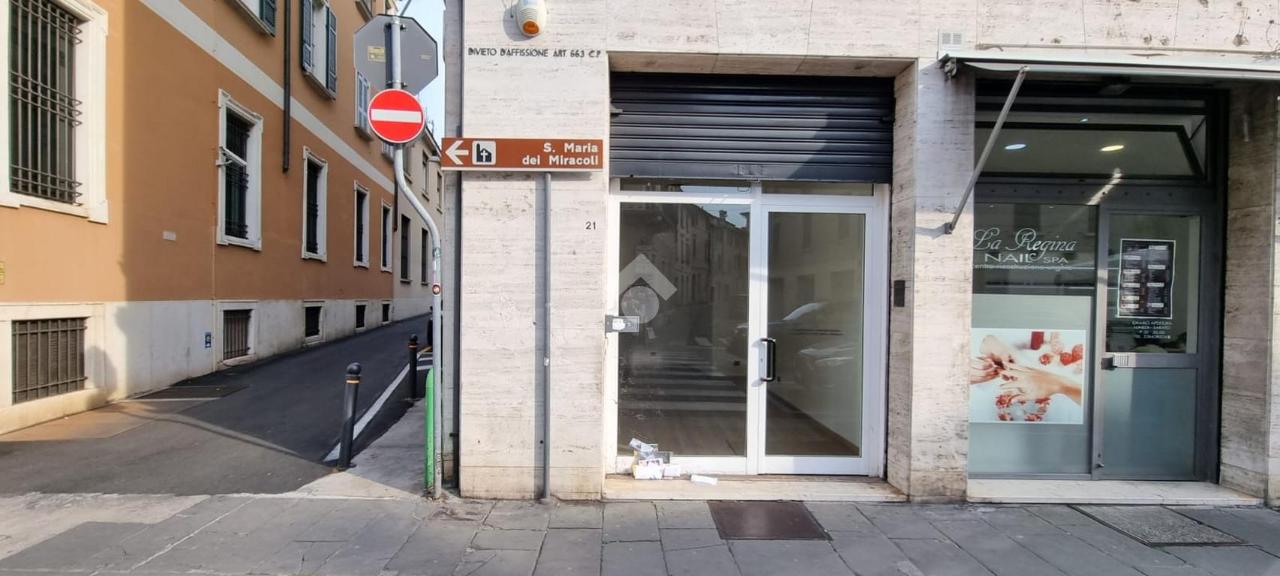 Negozio in affitto a Brescia