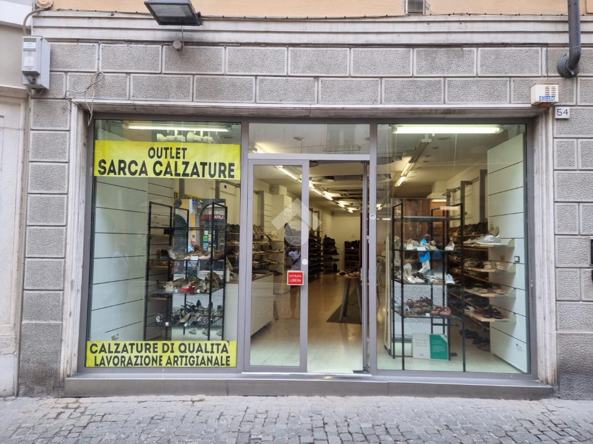 Negozio in affitto a Brescia