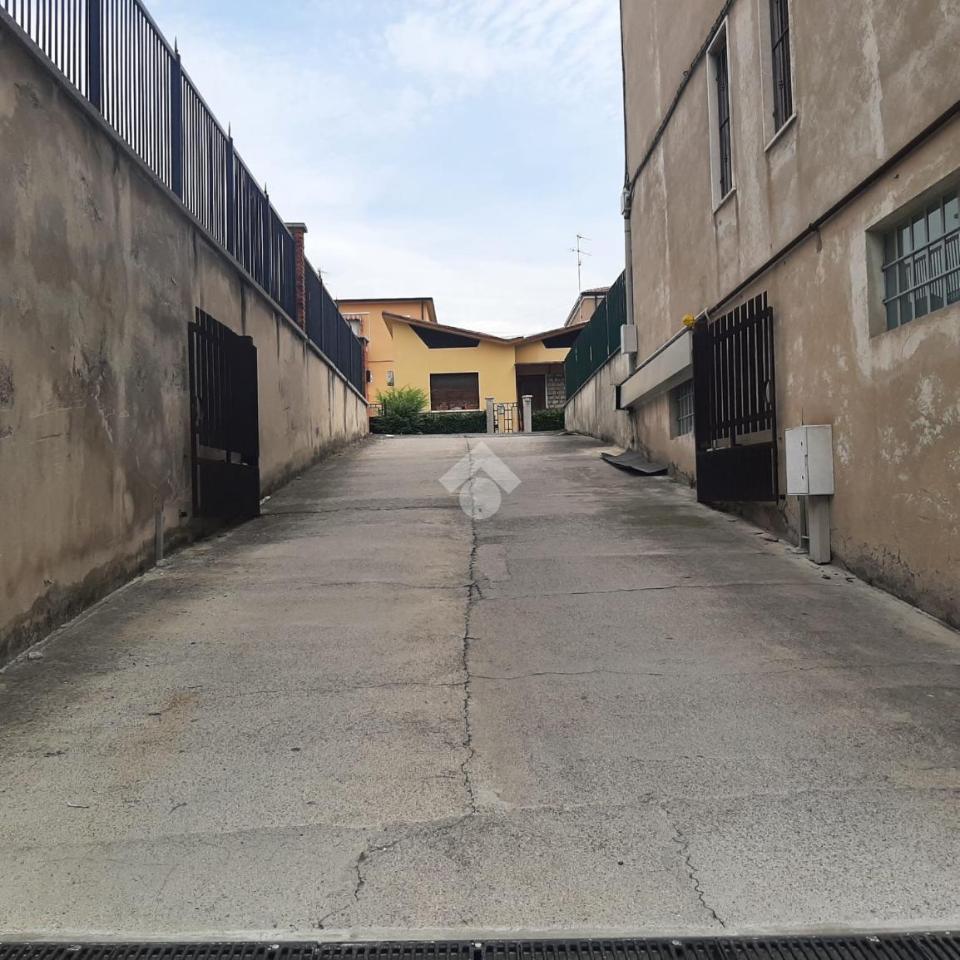 Magazzino in vendita a Brescia
