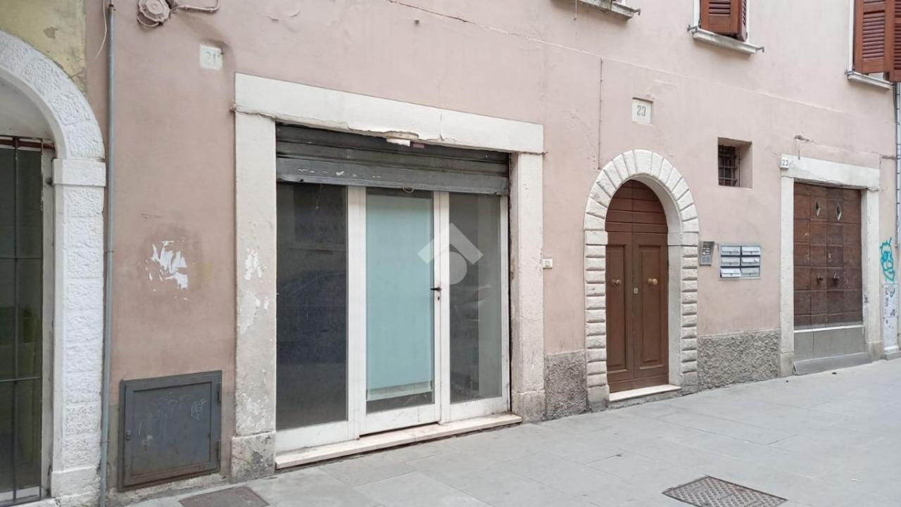 Negozio in affitto a Brescia