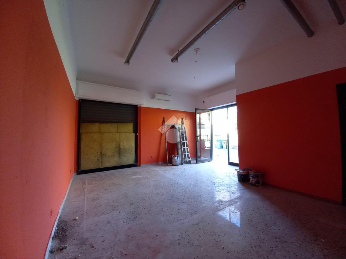 Negozio in affitto a Brescia