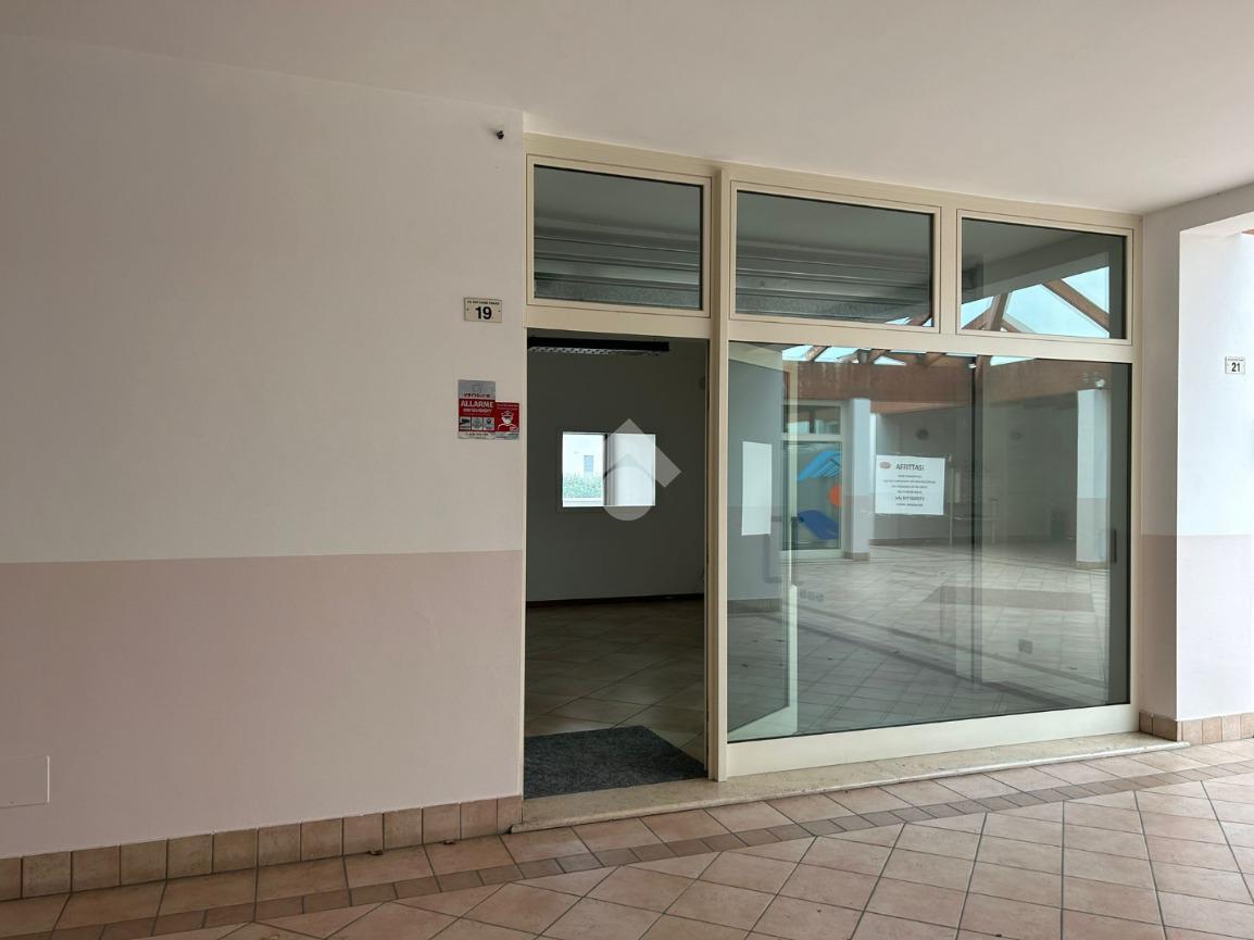 Negozio in affitto a Castel Mella