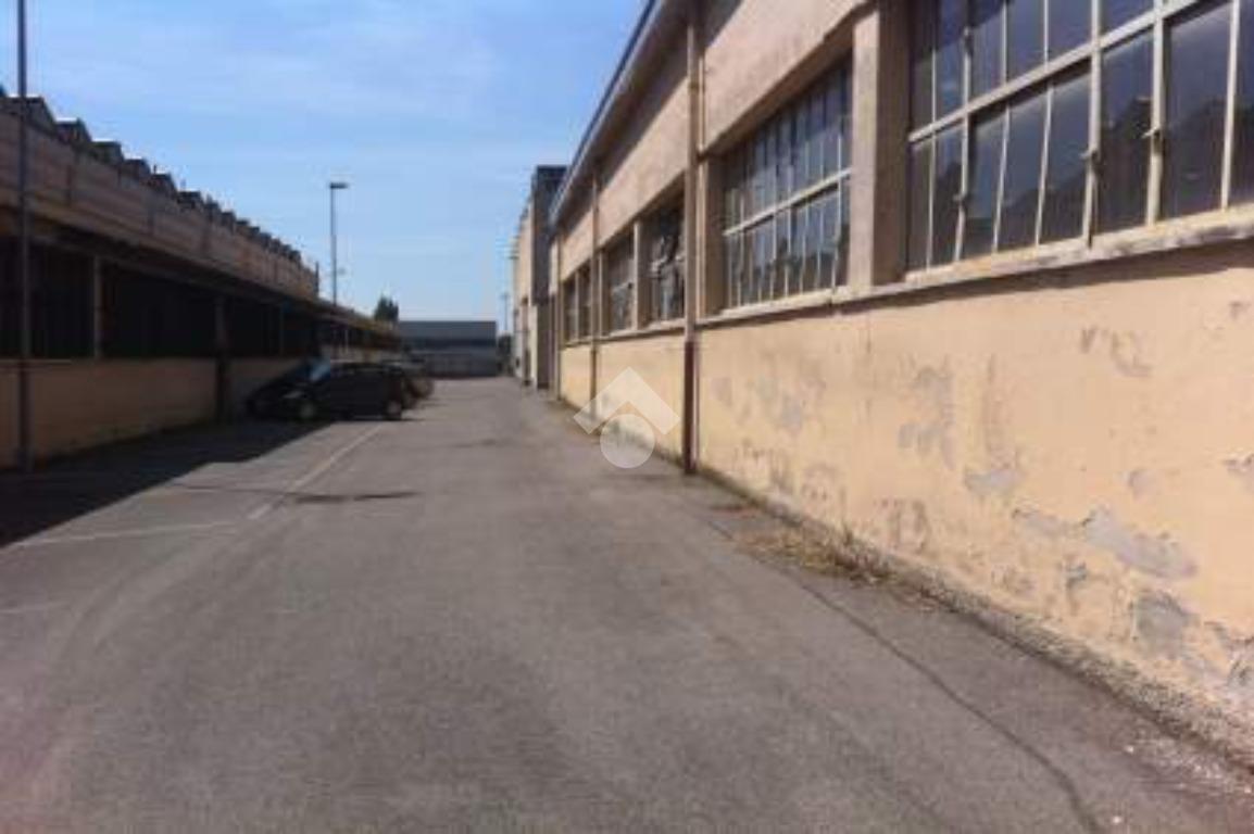 Capannone in vendita a Brescia