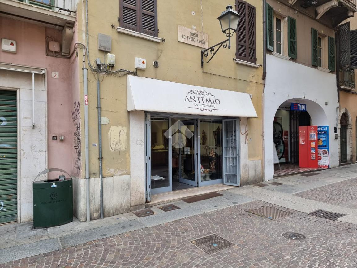 Negozio in affitto a Brescia