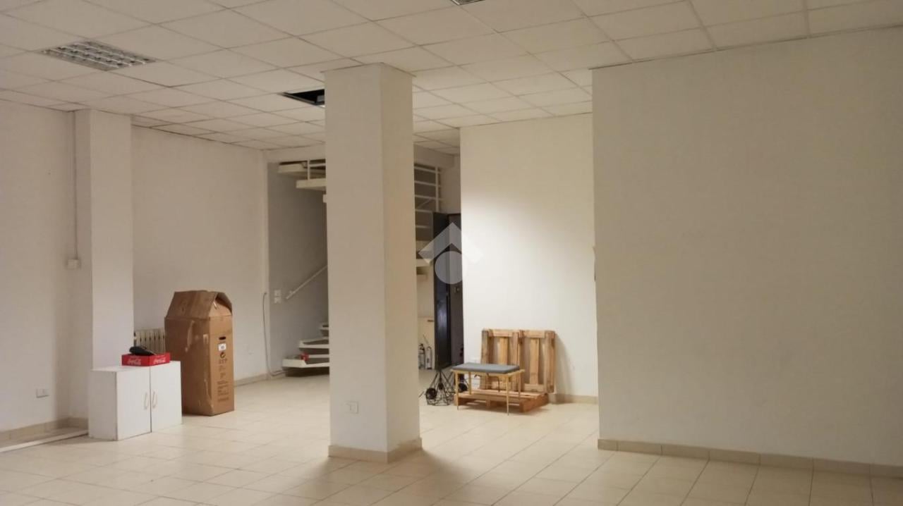 Magazzino in vendita a Brescia