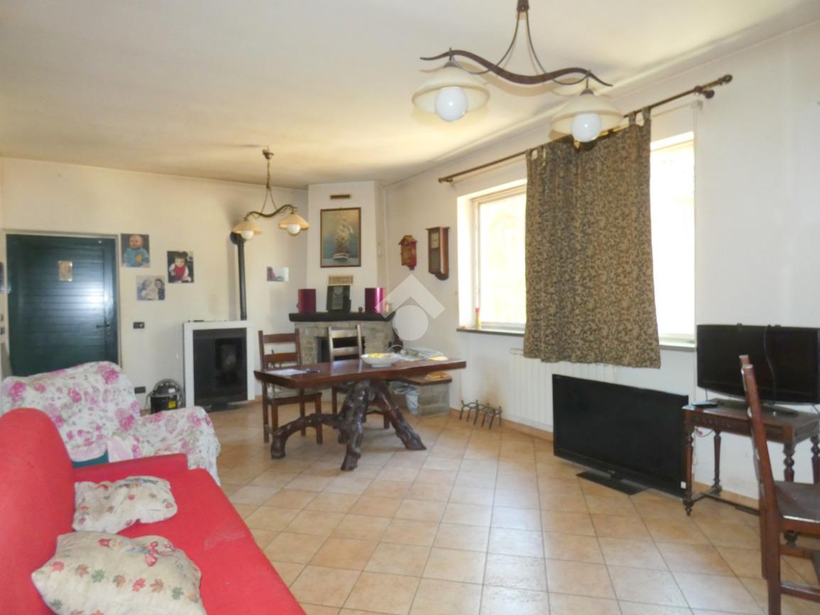 Villa in vendita a Pareto