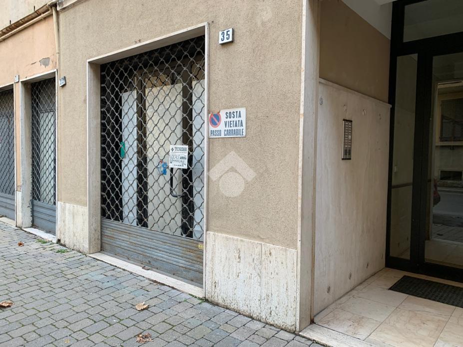 Negozio in vendita a Acqui Terme