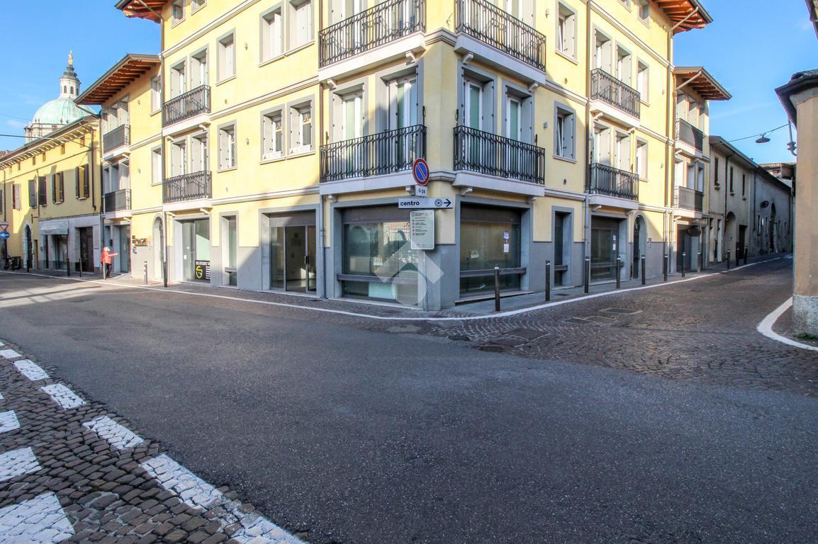 Negozio in affitto a Lonato