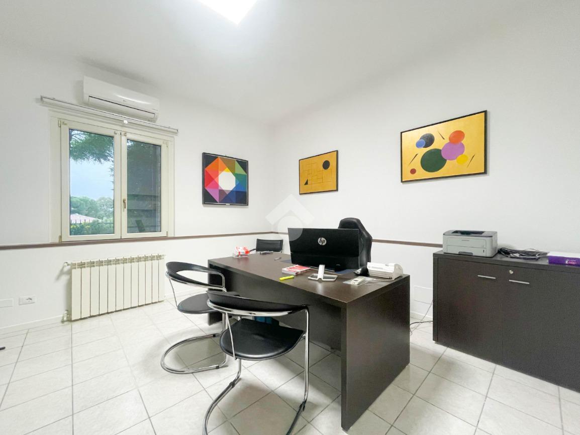 Ufficio in affitto a Padenghe Sul Garda