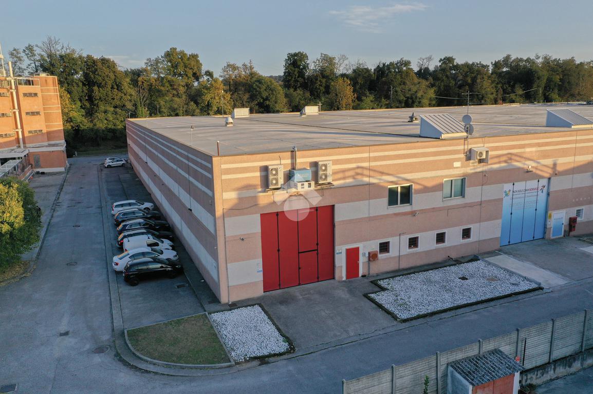 Capannone in vendita a Lonato