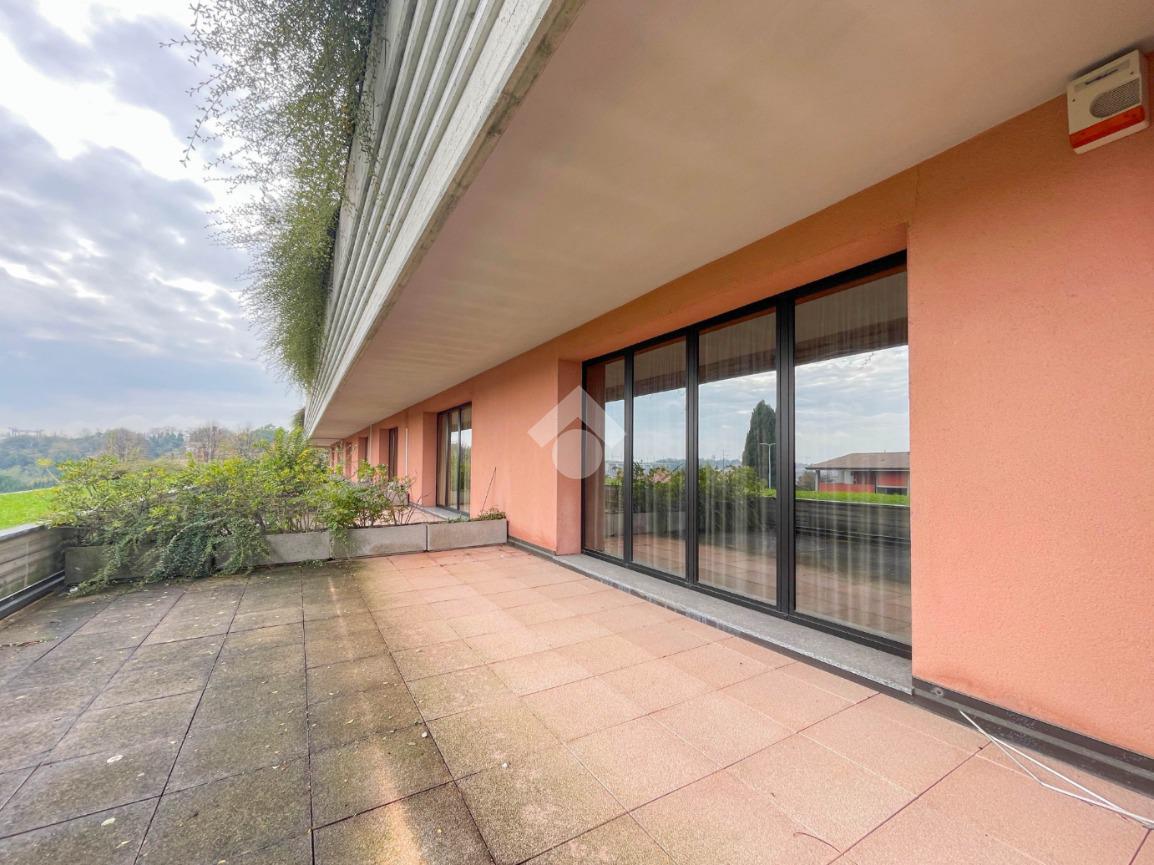 Ufficio in affitto a Desenzano Del Garda