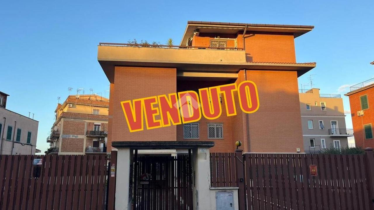 Appartamento in vendita a Roma