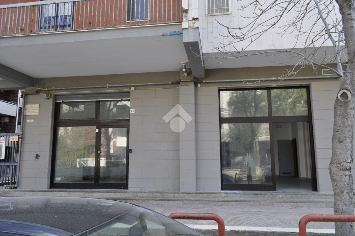 Negozio in affitto a Foggia