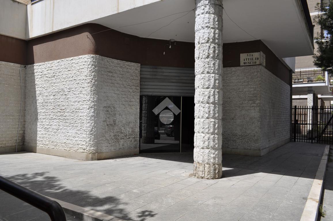 Negozio in affitto a Foggia