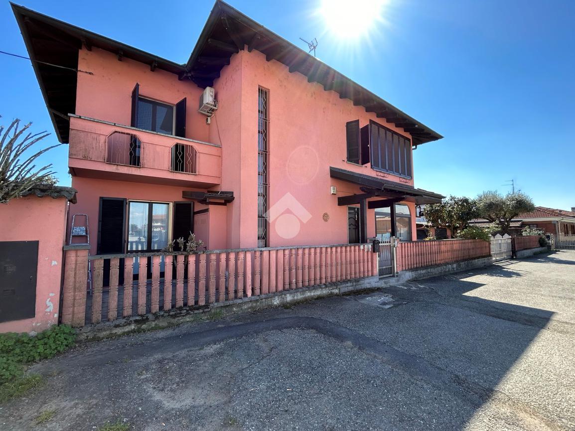 Villa in vendita a Trecate