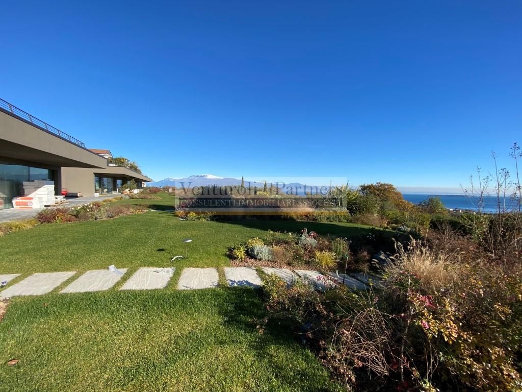 Villa in vendita a Padenghe Sul Garda