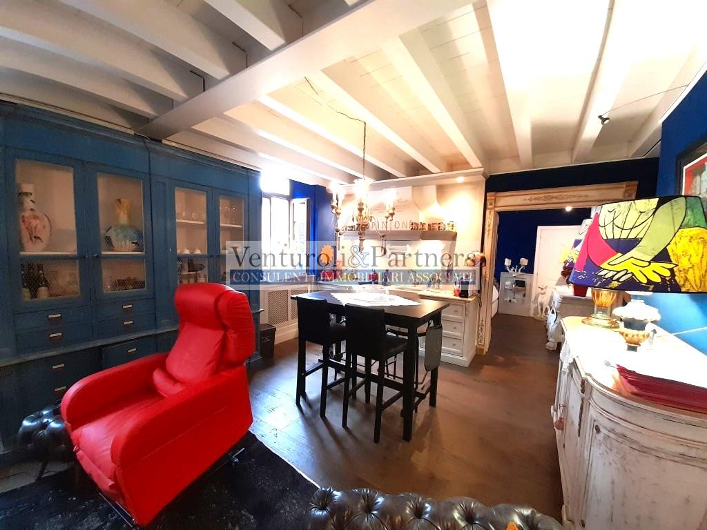Appartamento in vendita a Desenzano Del Garda