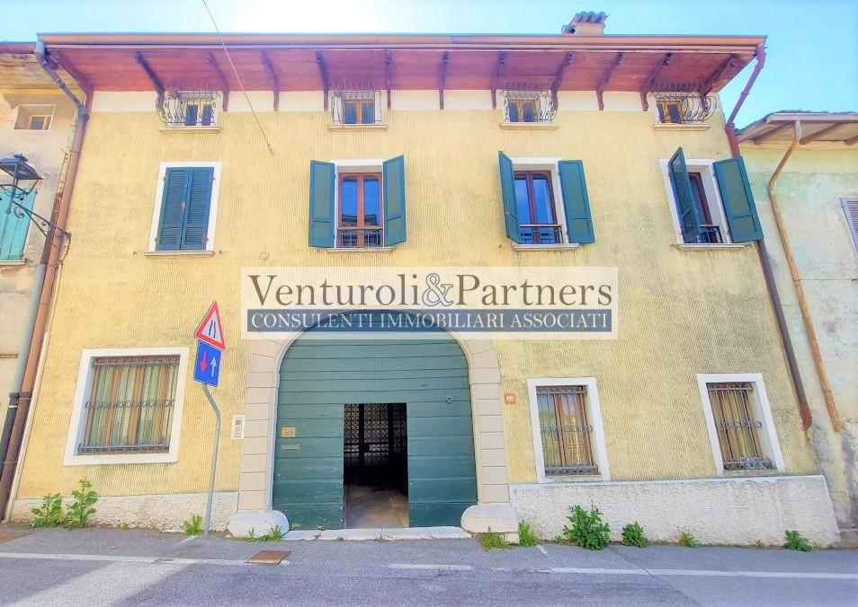 Palazzo in vendita a Calcinato