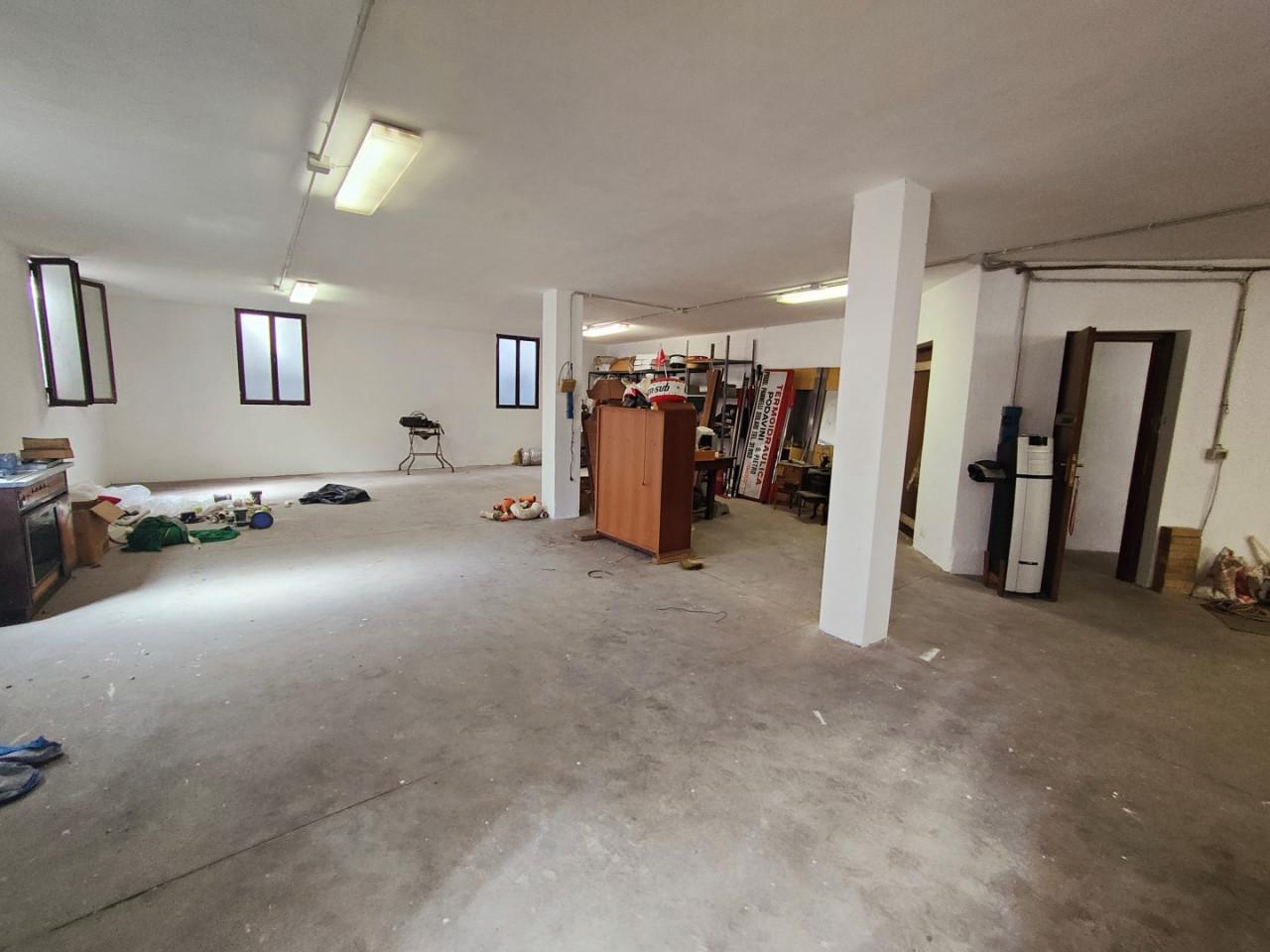 Magazzino in vendita a Muscoline