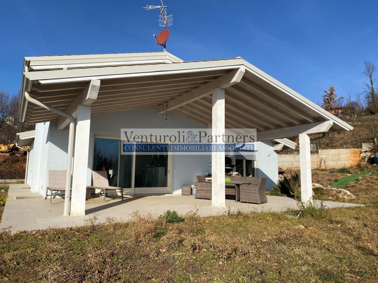 Villa in vendita a Serle