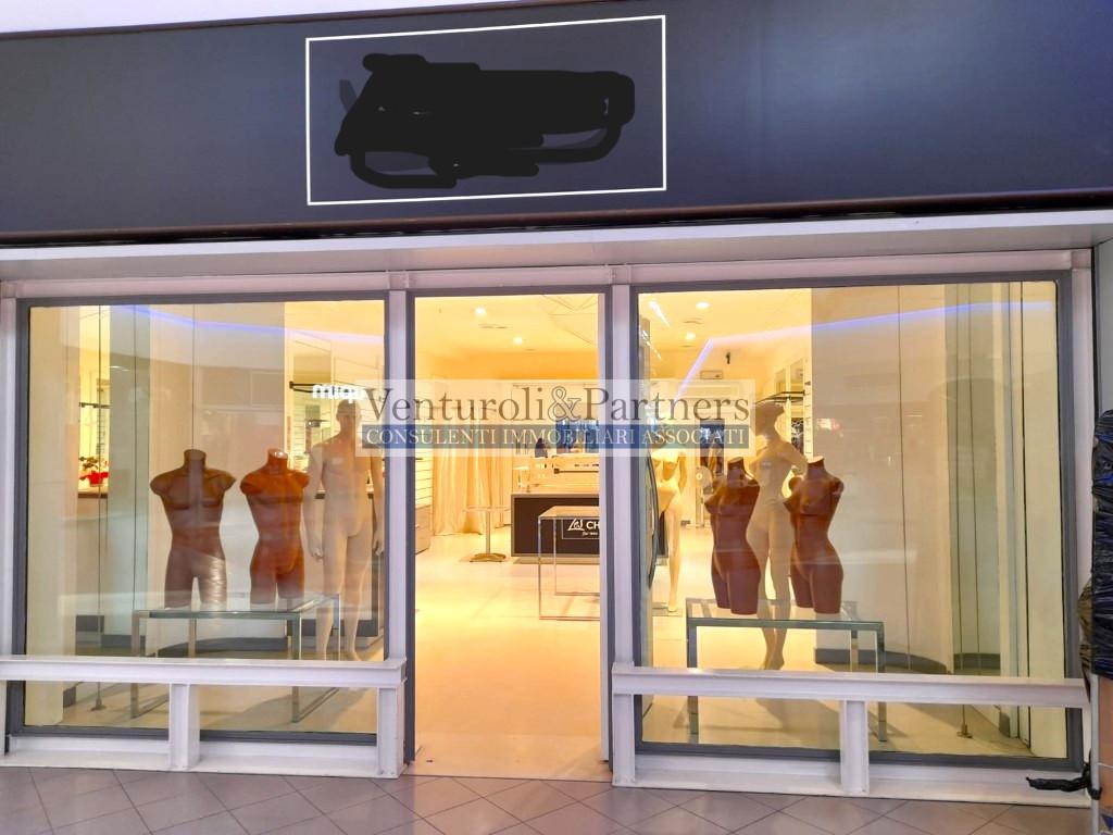 Negozio in vendita a Castiglione Delle Stiviere