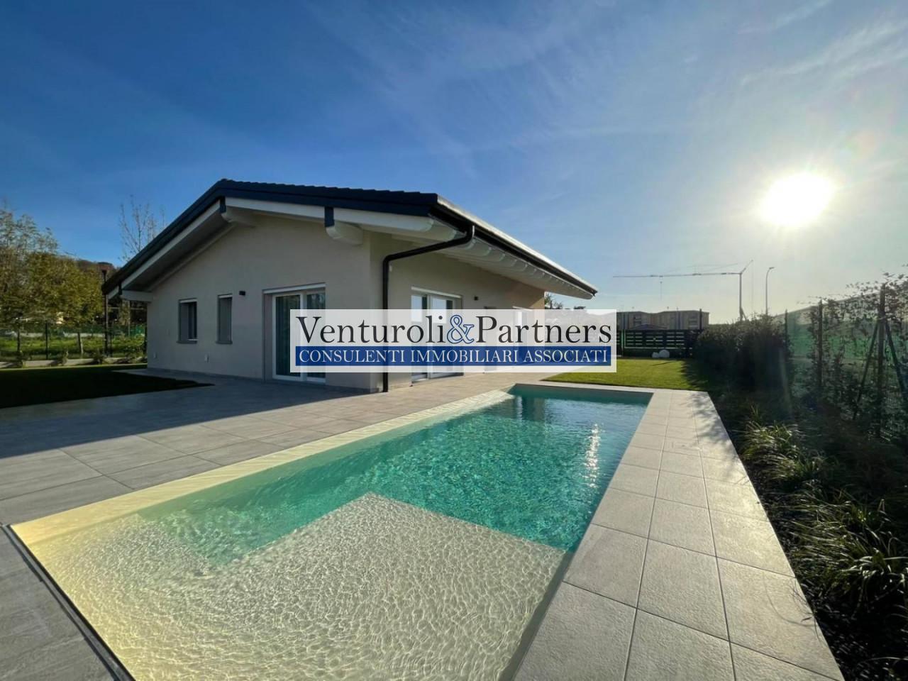 Villa in vendita a Puegnago Sul Garda