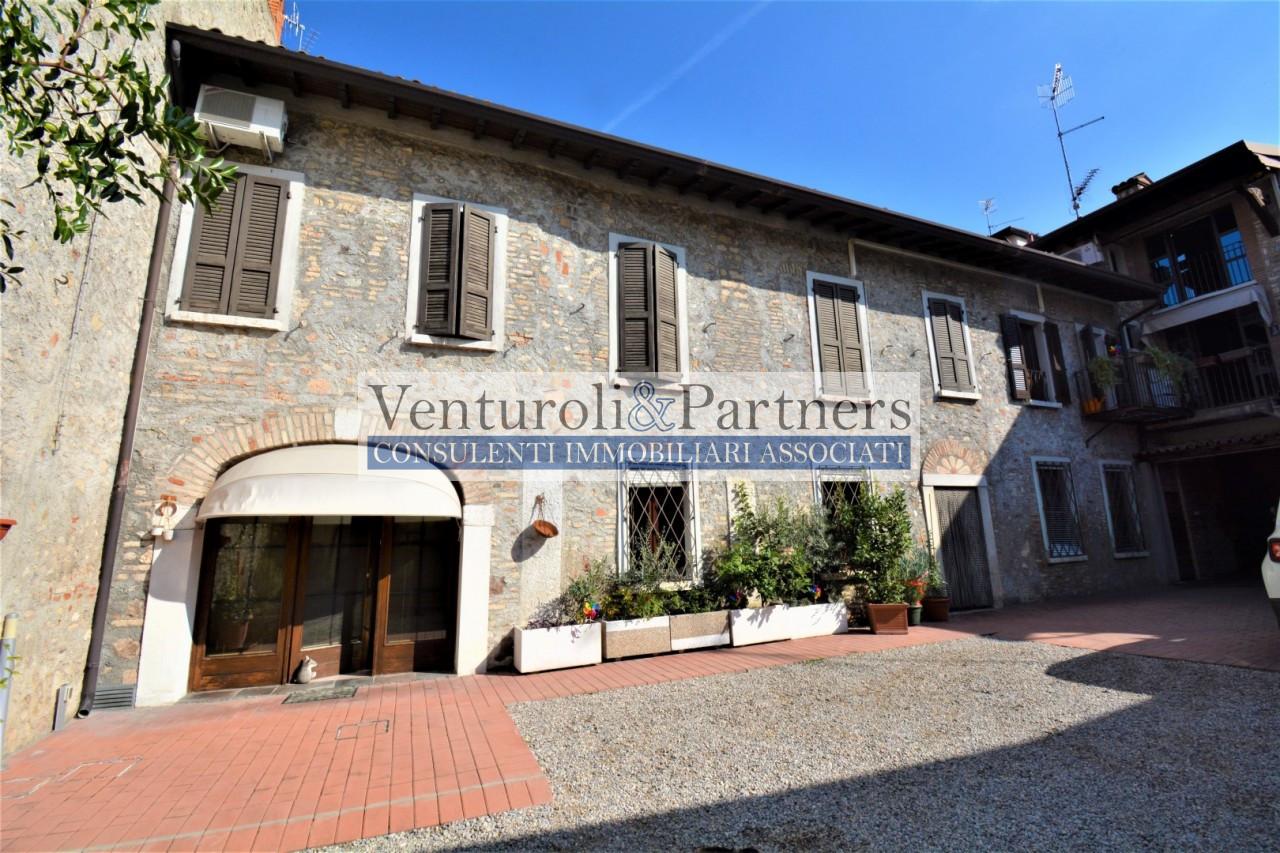 Casale in vendita a Lonato